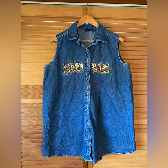 Disney | Tops | Vtg Disney Classics Seven Dwarf Button Up Sleeveless ...